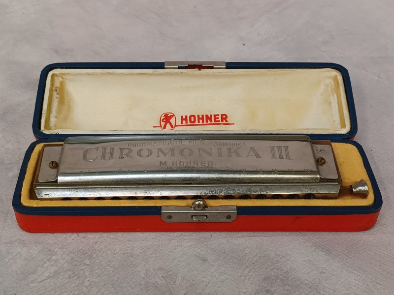 Hohner mondharmonica: Chromonika III - Kringwinkel