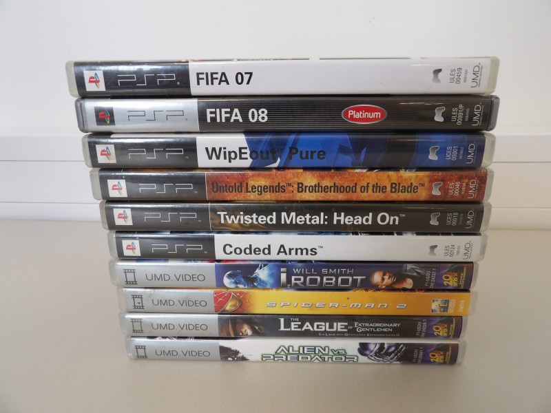 6 PSP games + 4 PSP UMD Video's - Kringwinkel