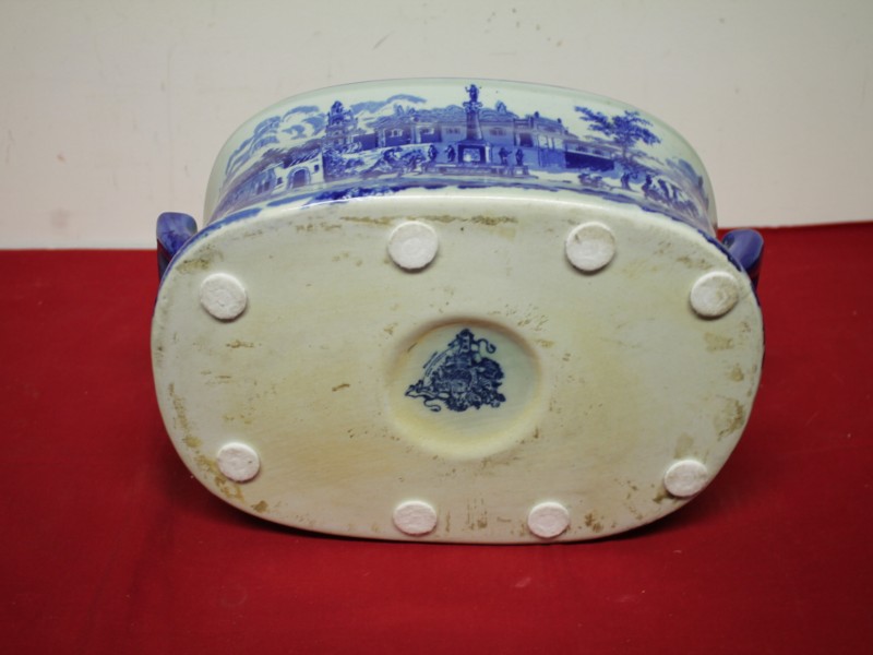 Victoria Ware ironstone jardinière (Art. 3177) - Kringwinkel