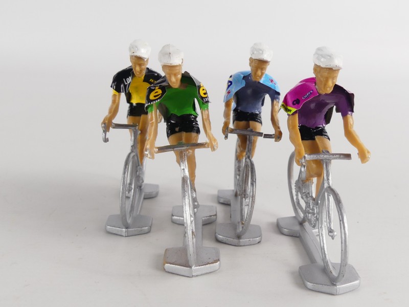 Miniatuur plastic racefietsjes (38 stuks) - Kringwinkel