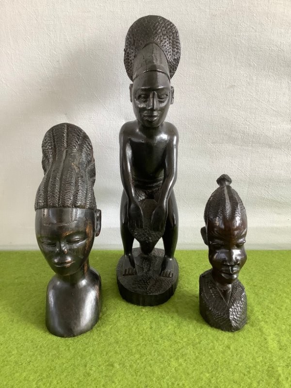 Lot van 3 hardhouten Afrikaanse beelden - Kringwinkel