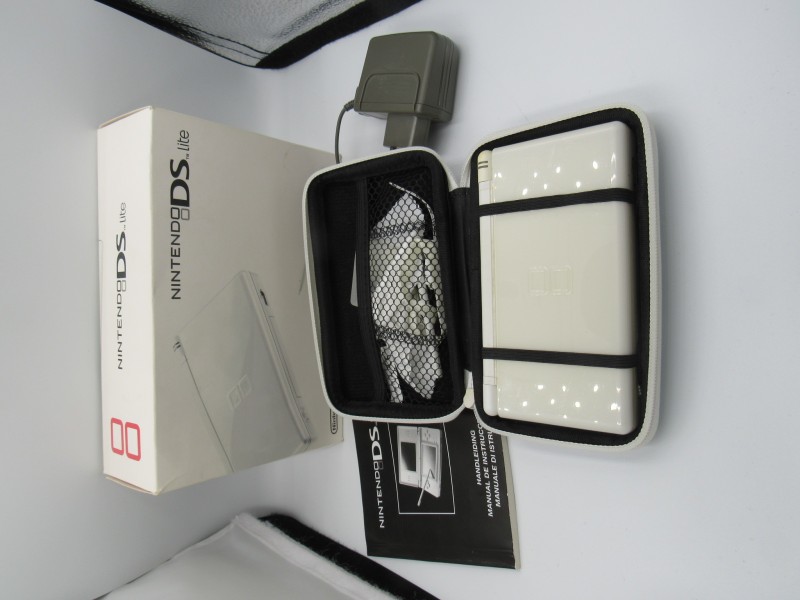 Nintendo DS Lite wit boxed - Kringwinkel