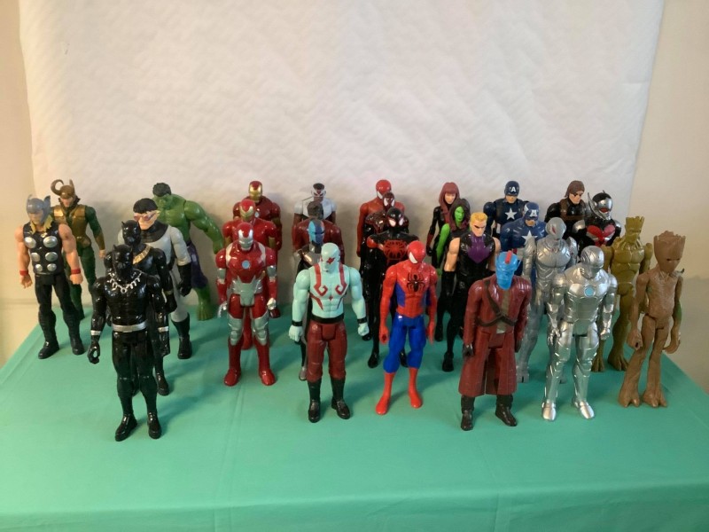 Lot van 29 Marvel actie figuren van Hasbro - Kringwinkel