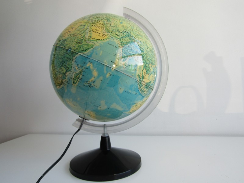 Werkende Wereldbol / Globe, Italy - Kringwinkel