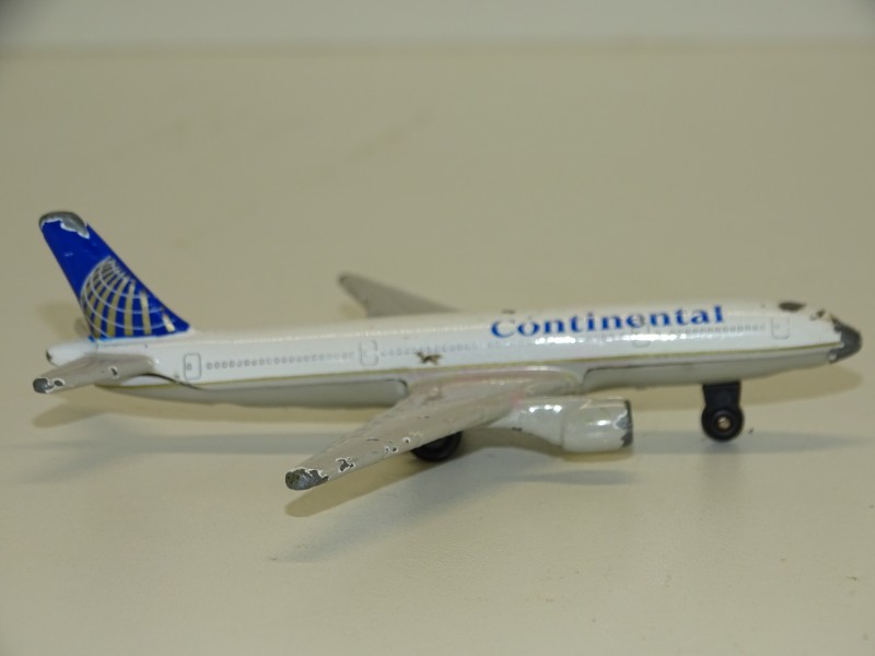 Matchbox: Boeing Continental 777, 2005 - Kringwinkel