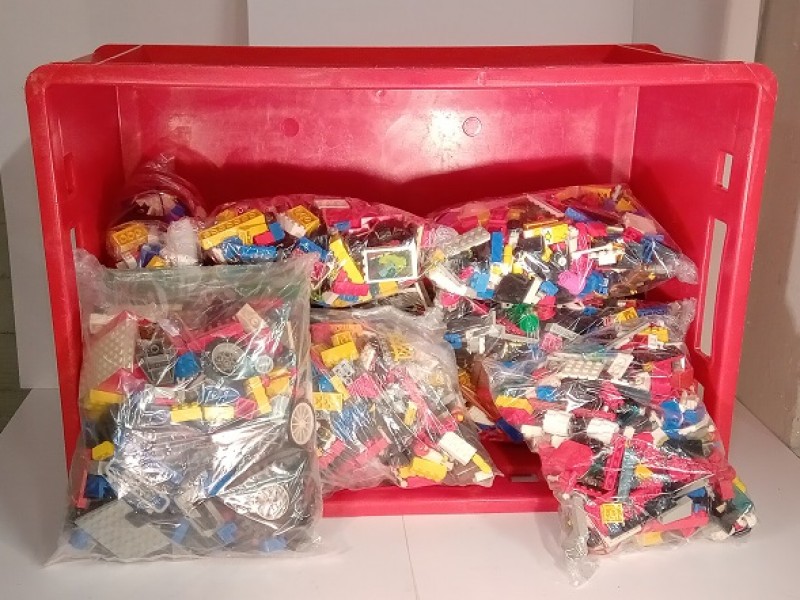 11 kleine zakken met Lego blokken - Kringwinkel