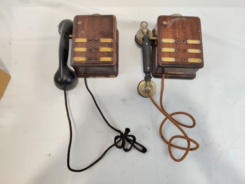 2 vintage telefoons, jaren '40-'50 - Kringwinkel