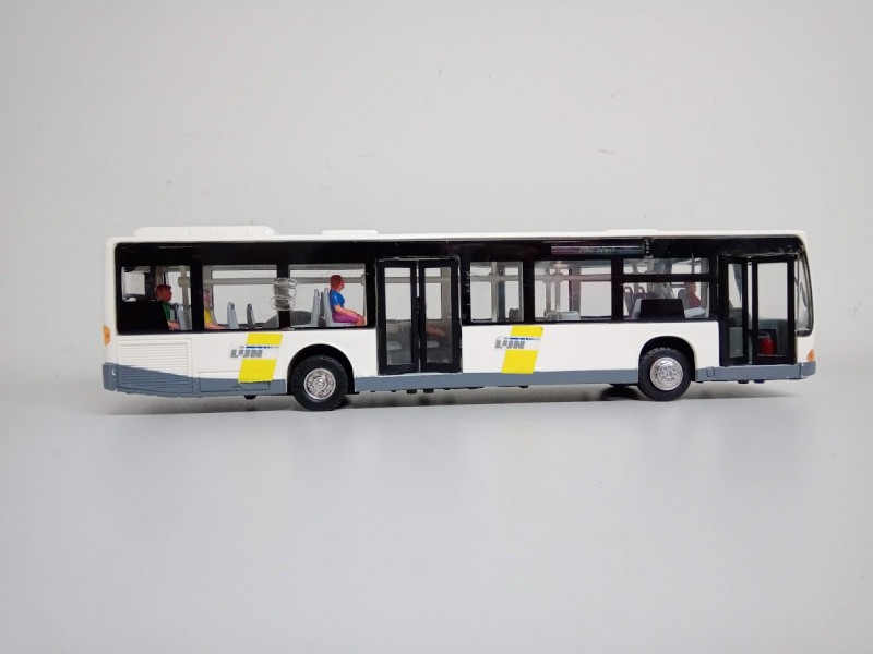 miniatuur 3 bussen : 2 de lijn, 1 gele Zoo - Kringwinkel