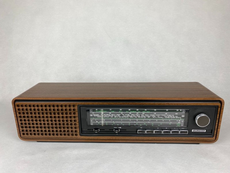Vintage Grundig radio versterker type RF 611 - Kringwinkel