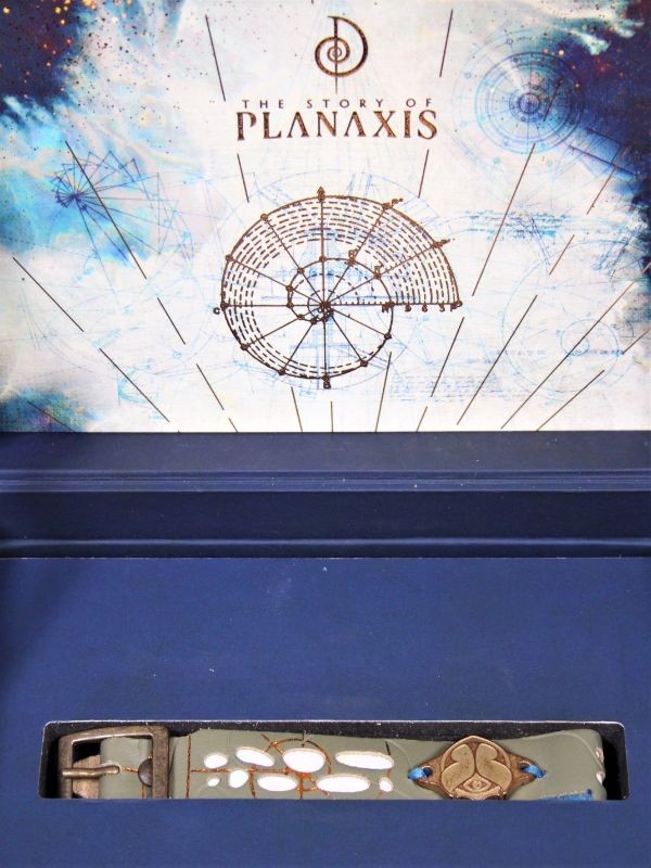 Tommorowland 2018 " The story of Planaxis" bandje/zeepaardje - Kringwinkel